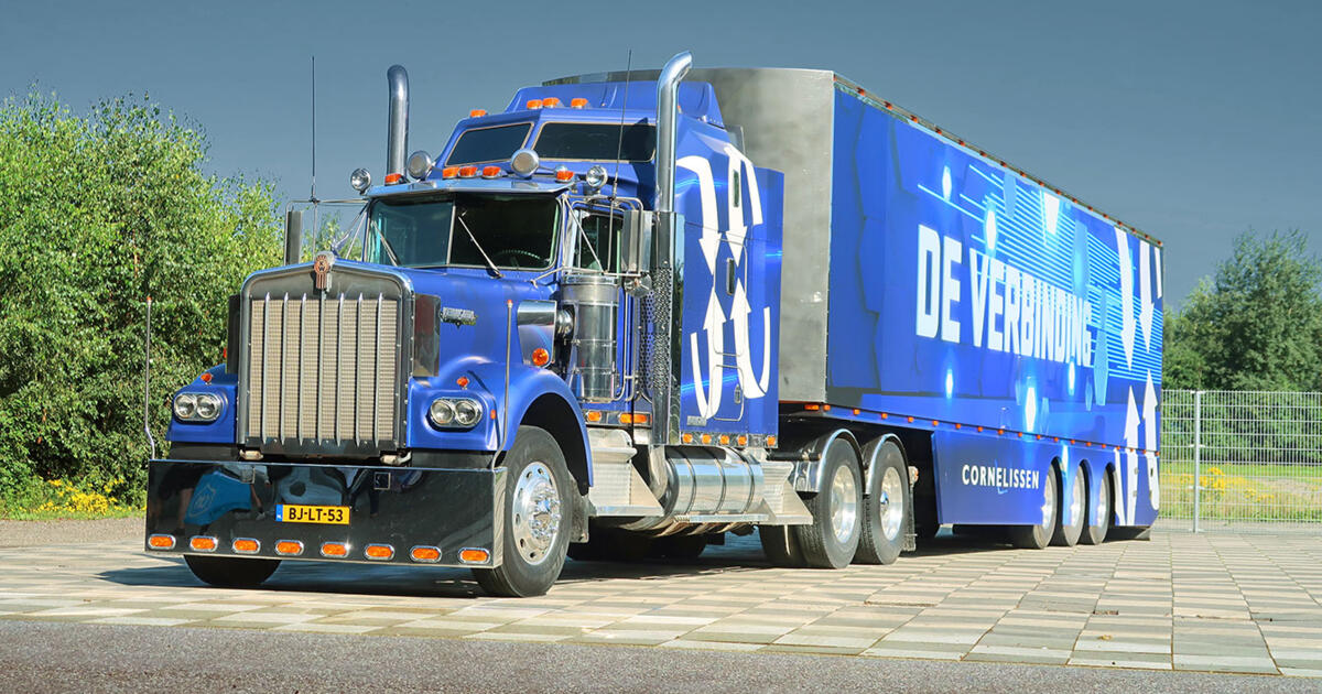 Freightliner W 900 A from 1965 to 1982 :: truckinfocus.com